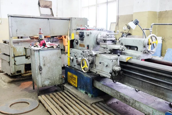 Metal Billet Production Gears Threading Machine Automobile Gearboxes Trucks Worksshop Stock ...