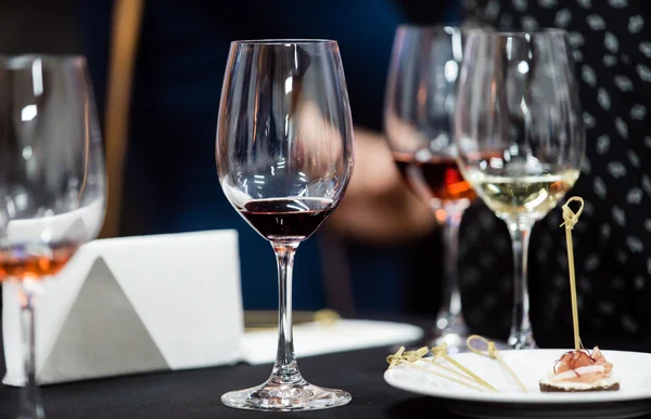 Wine tasting process Stock Photo by ©Shebeko 107847644