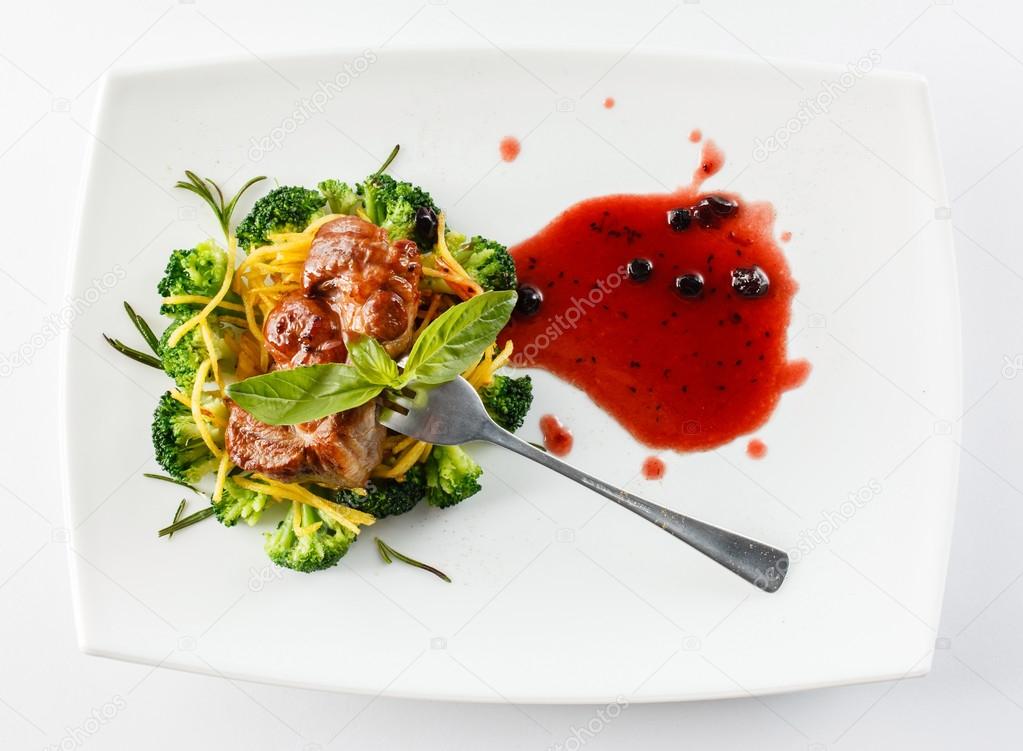 Steak with broccoli Stock Photo by ©Shebeko 59307583