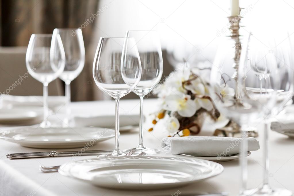 Beautiful Table Setting Luxury Restaurant — Stock Photo © Shebeko #75785627
