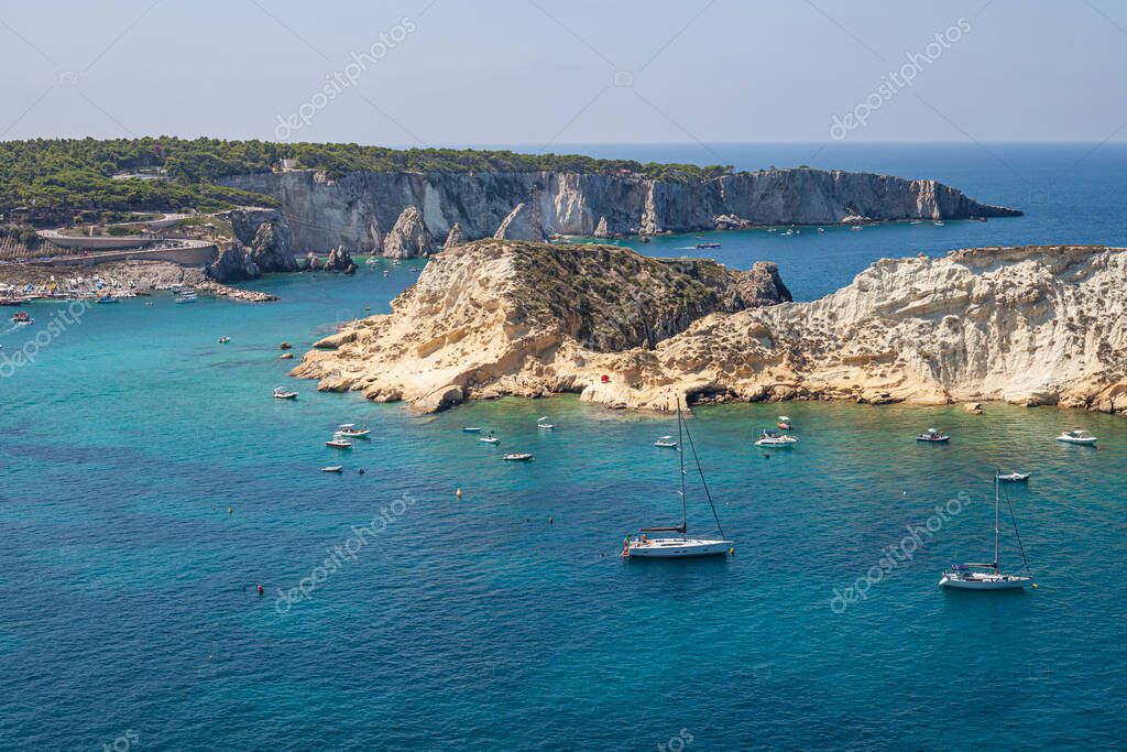 Vista de las islas Tremiti. Isla de San Domino, Italia: vista ...