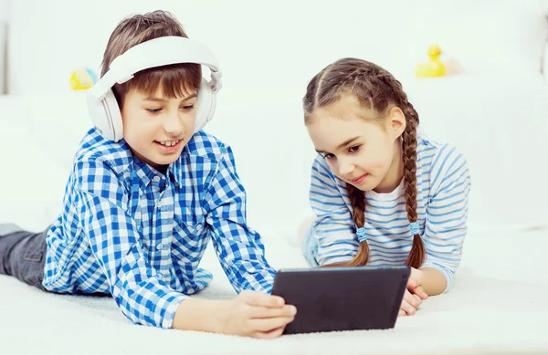 Gaming kids Stock Photos, Royalty Free Gaming kids Images | Depositphotos