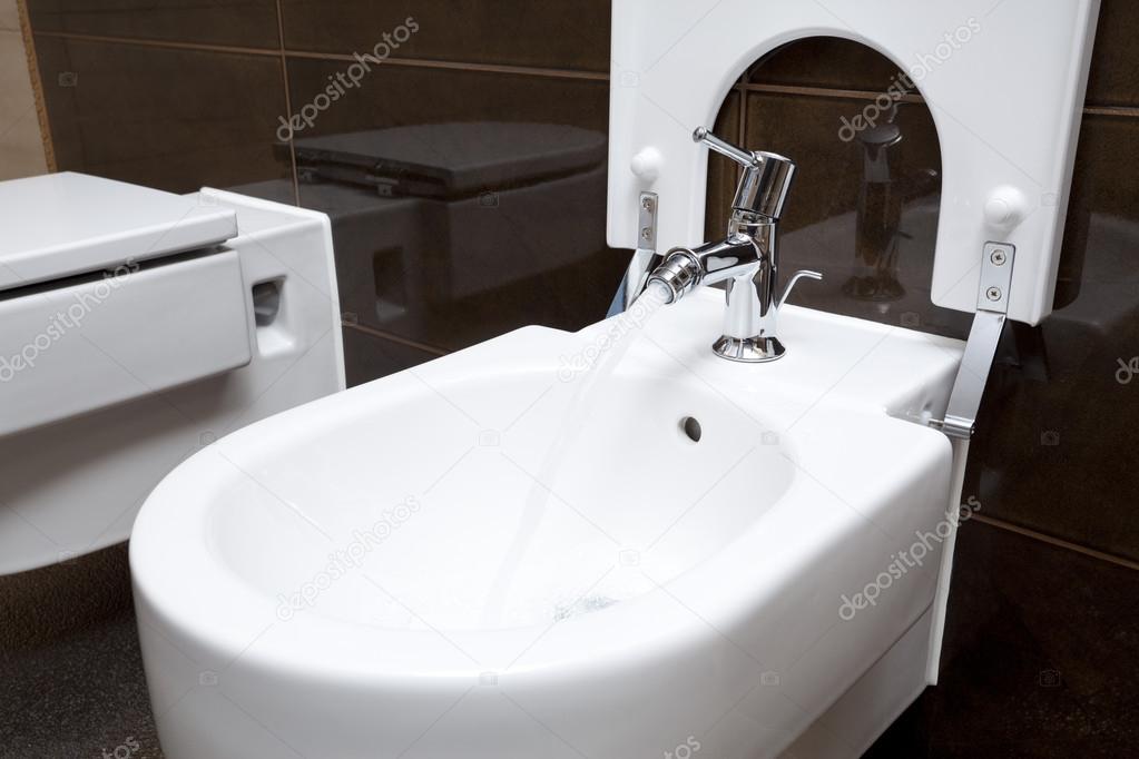 Luxury bathroom — Stock Photo © volokhatiuk #62827971