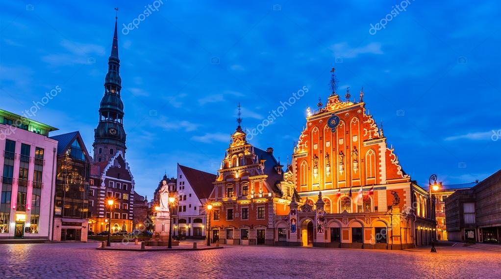 Riga Town Hall Square, House of the Blackheads, St. Roland Statu ...