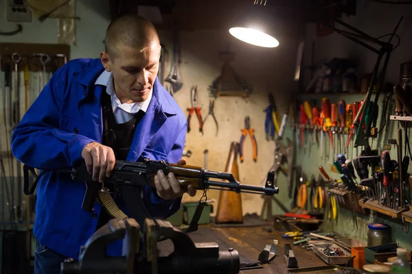 Gunsmith Pictures, Gunsmith Stock Photos & Images | Depositphotos®