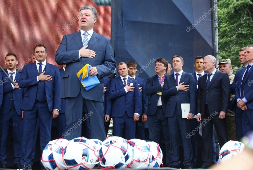 Ceremonia de salida de la Selecci n Nacional de F tbol de Ucrania para la EURO-2016 2024