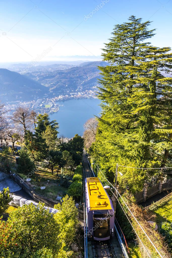 Como-Brunate funicular es un funicular que conecta la ciudad de Como ...