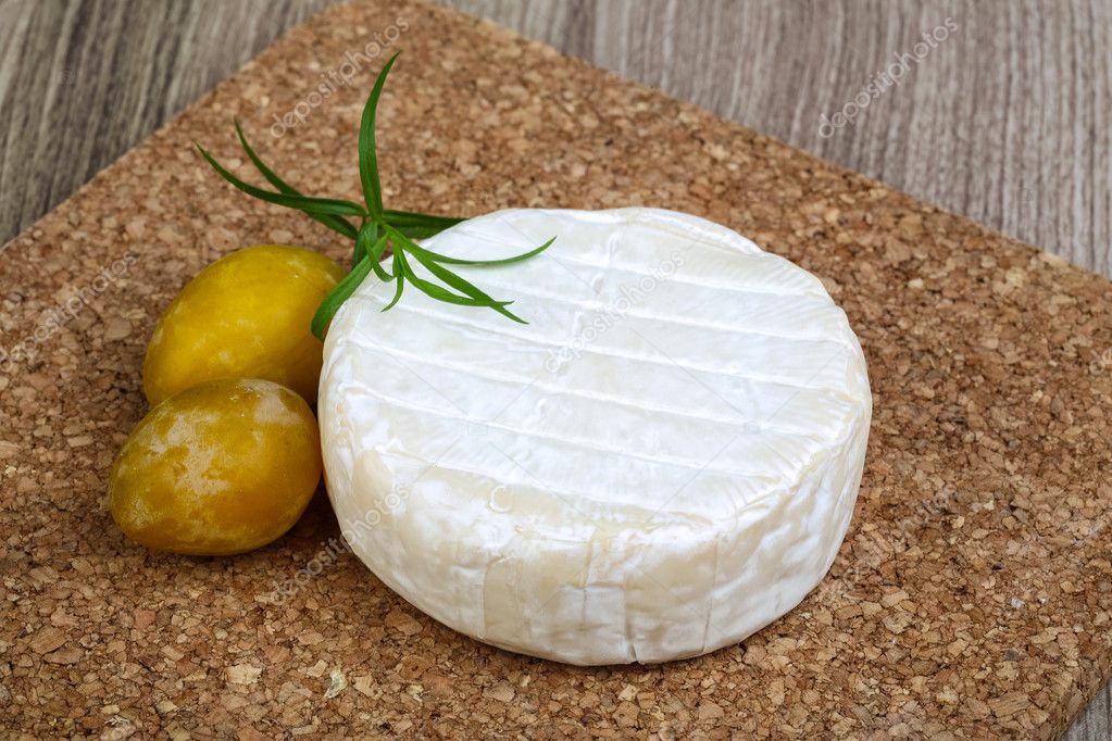 Brie cheese — Stock Photo © AndreySt #85126420