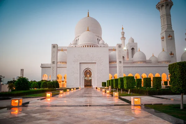 White Mosque – Stock Editorial Photo © ventdusud #13728137