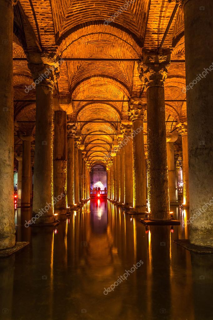 Basilica Cistern interior – Stock Editorial Photo © bloodua #104965626