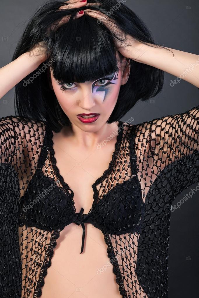 Mujer con maquillaje — Foto de stock #56261843 © bloodua