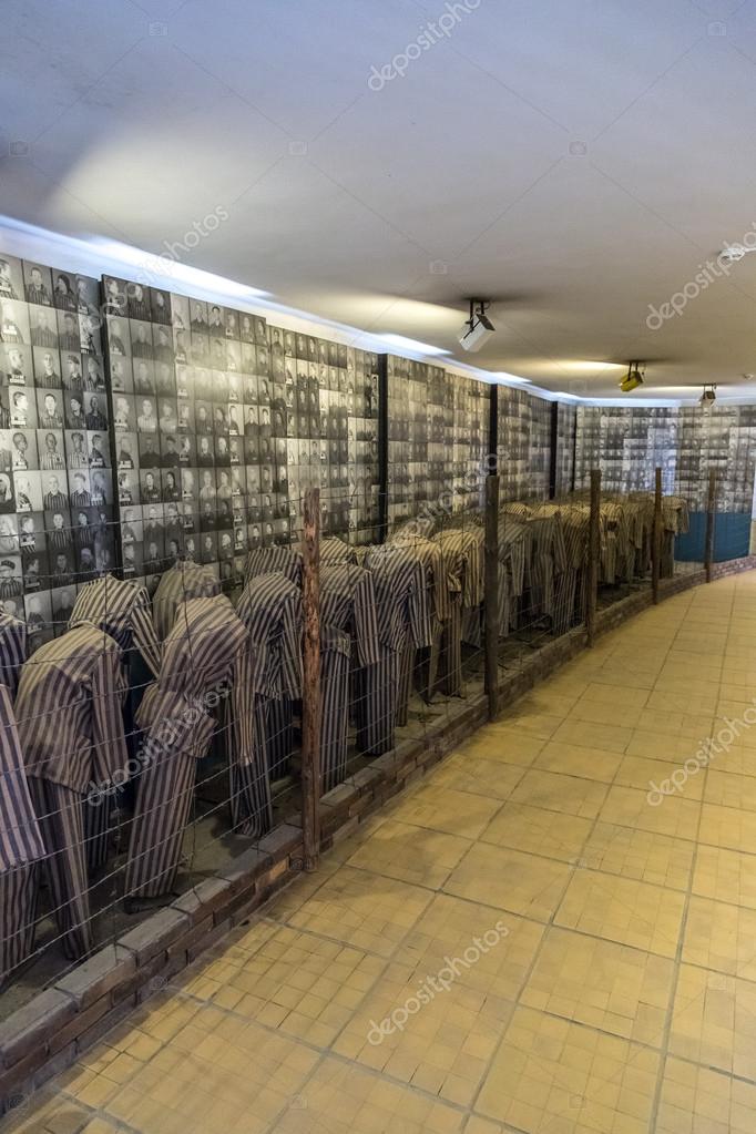 Prisoners clothes in Auschwitz — Stock Editorial Photo © bloodua #62540393