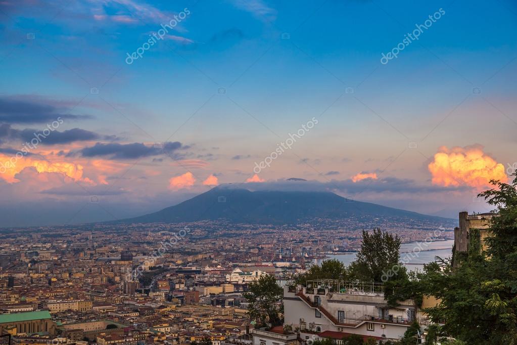 Napoli and mount Vesuvius in Italy — Stock Photo © bloodua #71978337