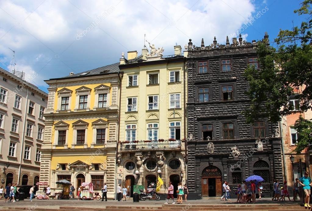 Market square, Lviv, Ukraine – Stock Editorial Photo © karnizz #80158054