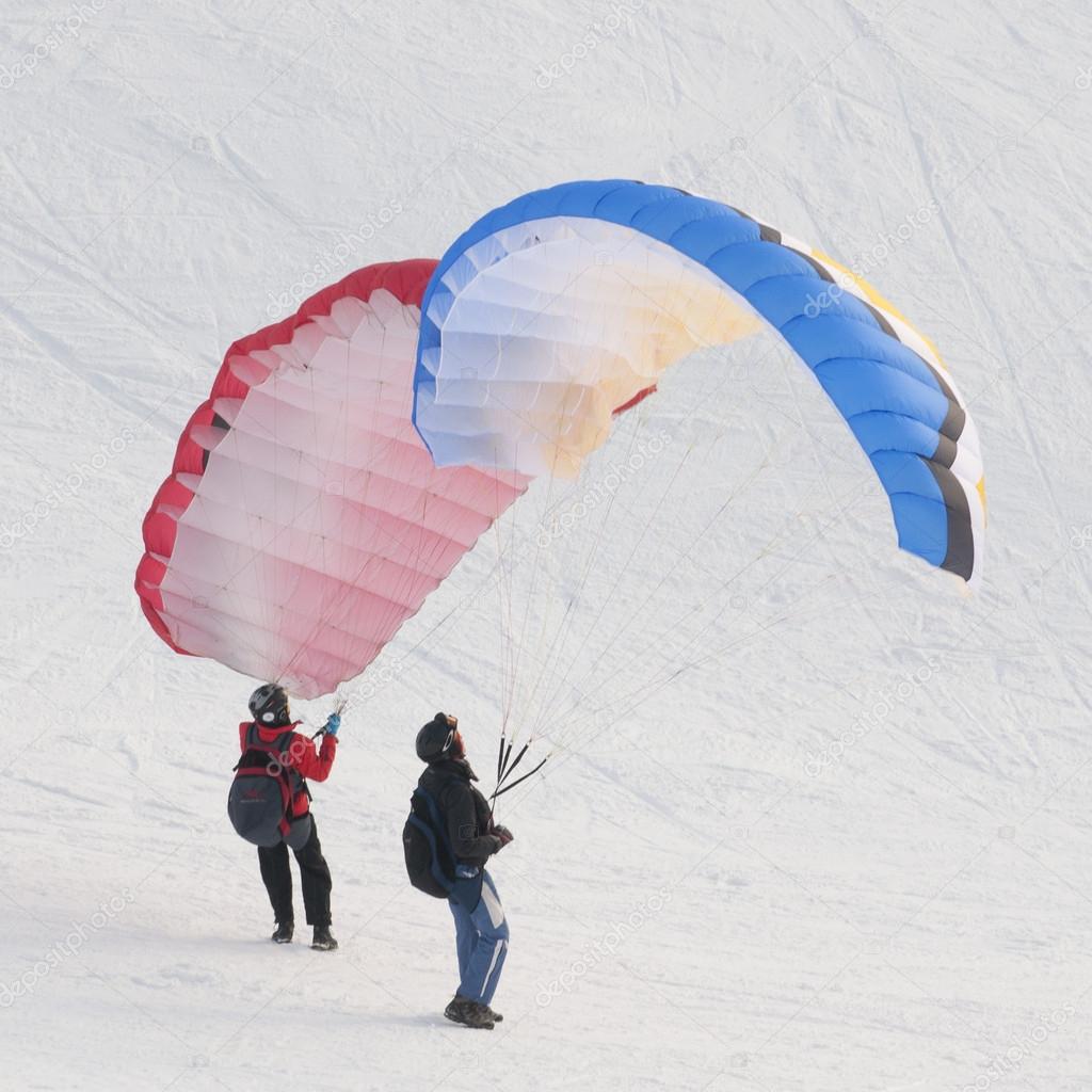 Speed flying in winter mountains — Free Stock Photo © nanka-photo #62095481