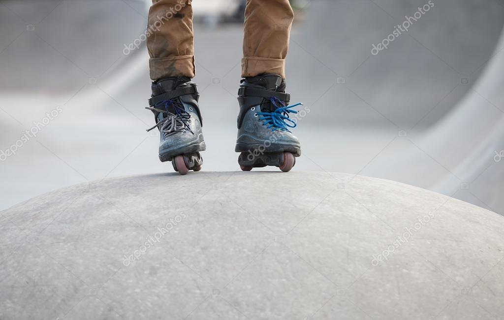 Feet of aggressive inline rollerblader on outdoor skatepark Stock Photo ...