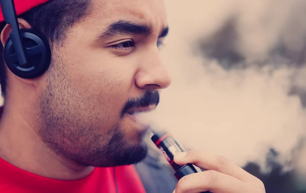 Vaping youth Stock Photos, Royalty Free Vaping youth Images | Depositphotos