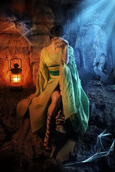 Imágenes de Medieval woman crying libres de derechos | Depositphotos