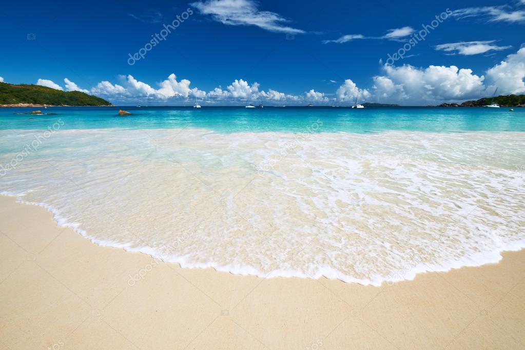Beautiful beach at Seychelles Stock Photo by ©haveseen 67059117