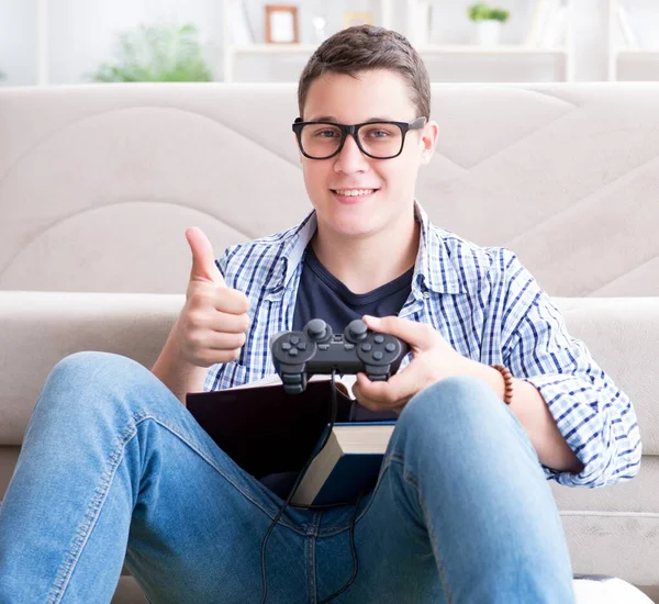 Gaming student Stock Photos, Royalty Free Gaming student Images ...