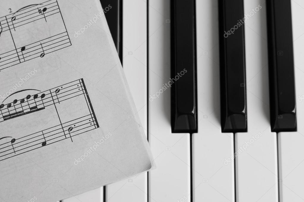 Piano keys and score monochrome Stock Photo by ©Demian 96084286