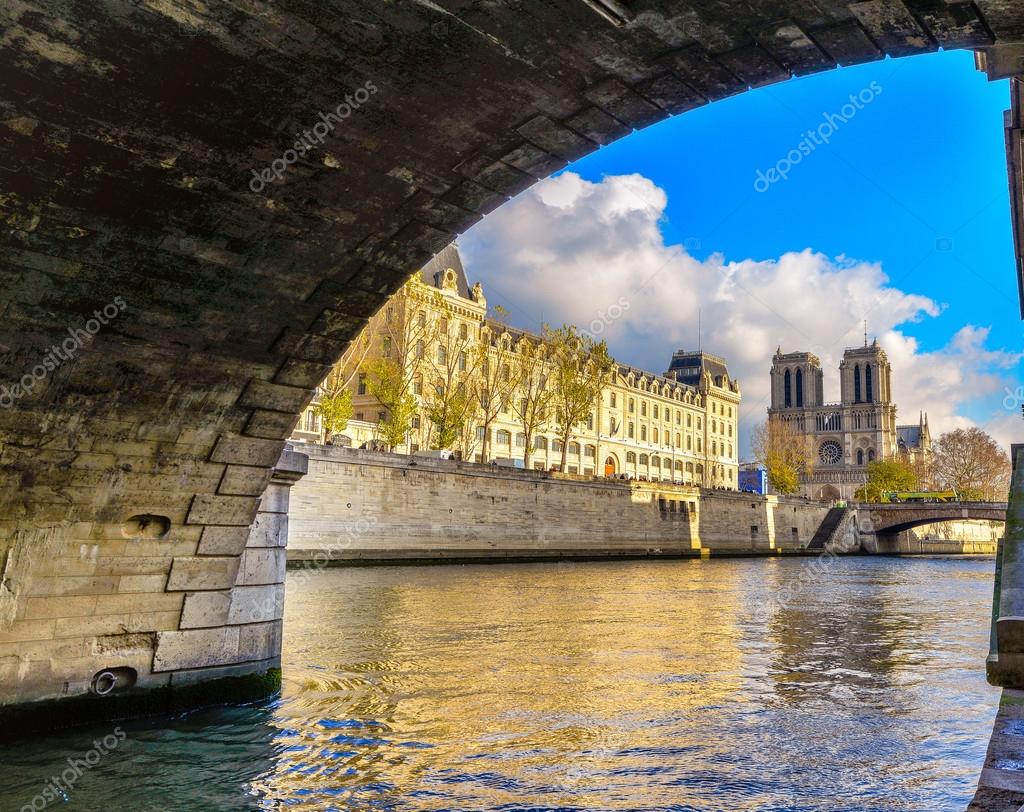 Beautiful view of Paris buildings and river — Stock Photo © jovannig ...