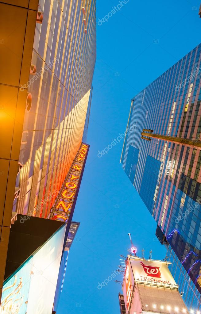 Buildings at Times Square, New York — Stock Editorial Photo © jovannig ...