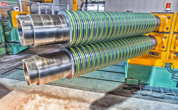 Steel cutter machine for coils with moving worker. Industrial en Stock ...