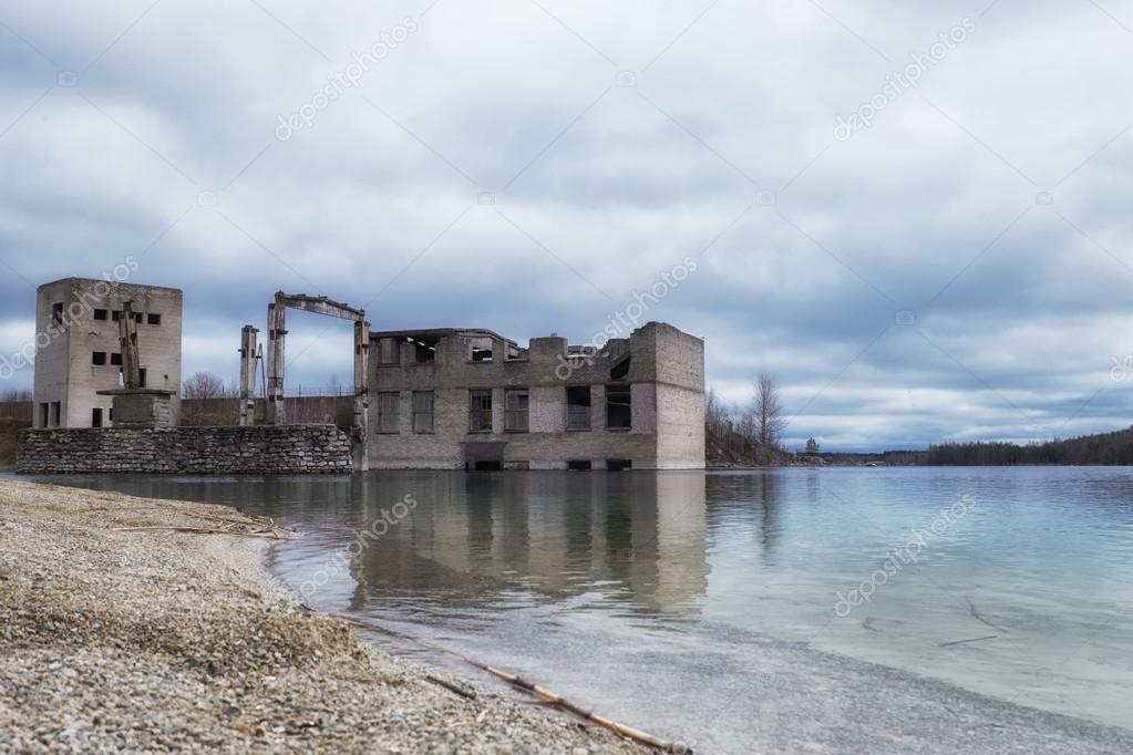 Post-apocalyptic building Stock Photo by ©santi0103 116293556