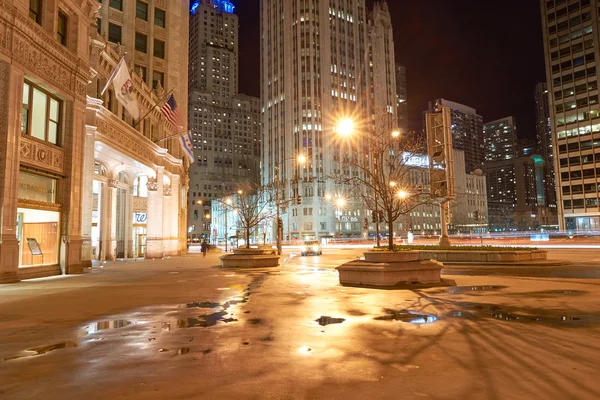 Chicago at night time – Stock Editorial Photo © teamtime #125605844