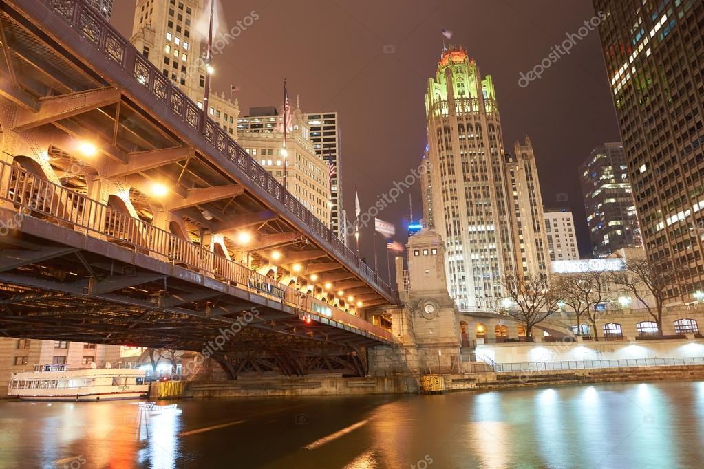 Chicago at night time – Stock Editorial Photo © teamtime #125605844