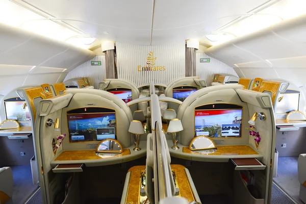 Airbus a380 interieur images libres de droit, photos de Airbus a380 ...