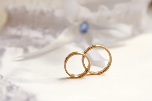 Gold wedding rings Stock Photo by ©prg0383 12495436