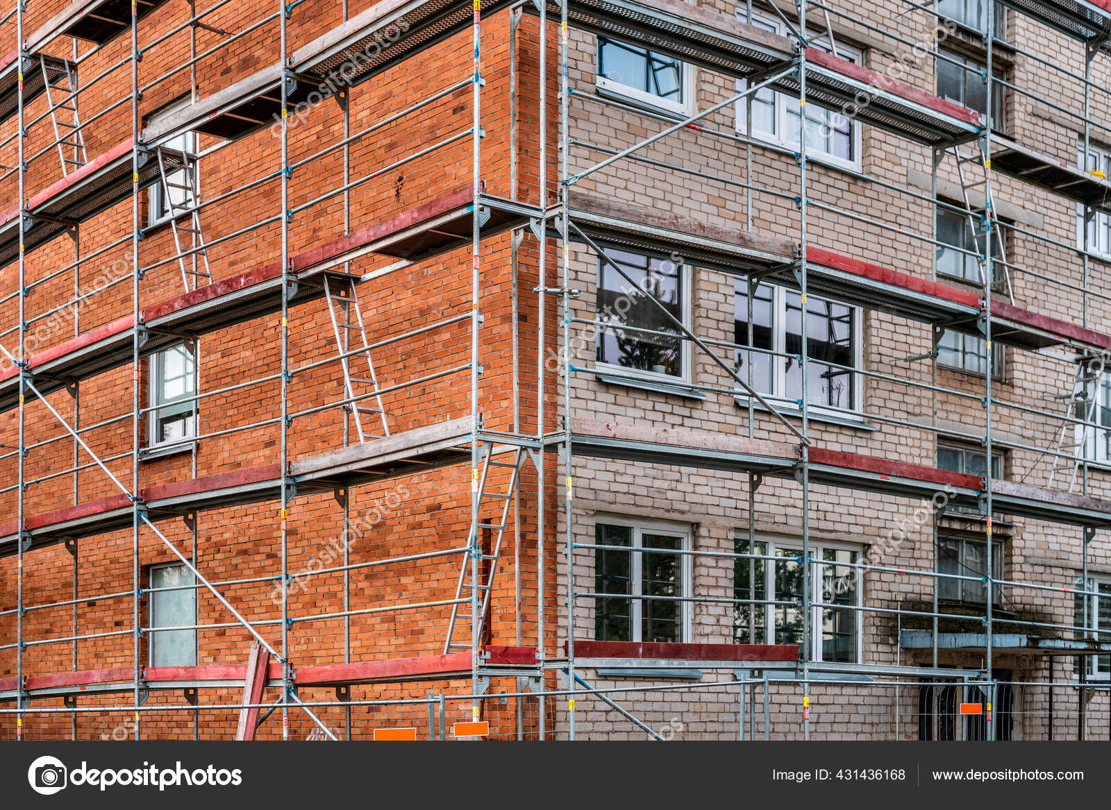 Tall Building Construction Scaffolds Construction Site Scaffolding ...