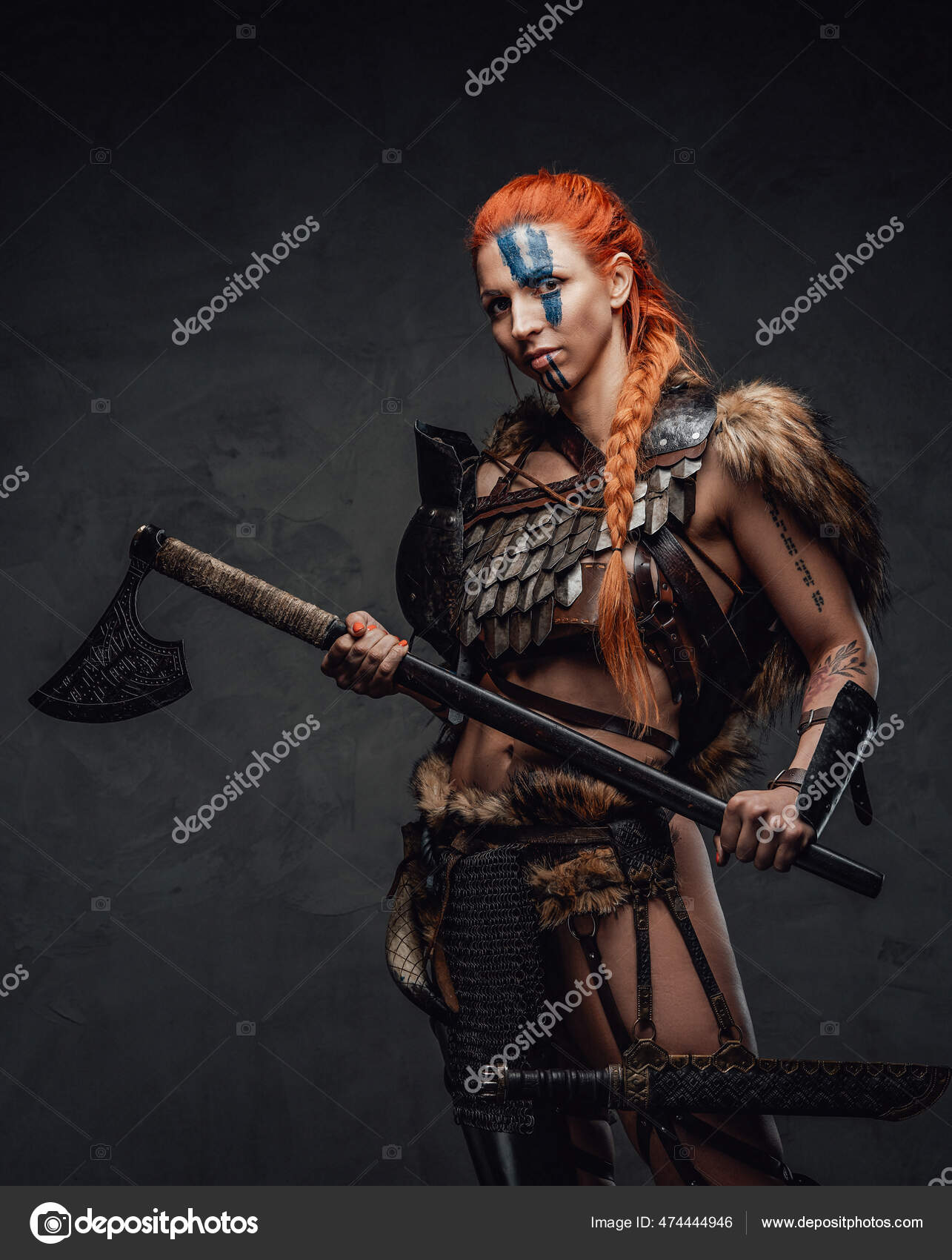 Norway woman barbarian wearing armor and holding a huge axe — Stock Photo © fxquadro #474444946