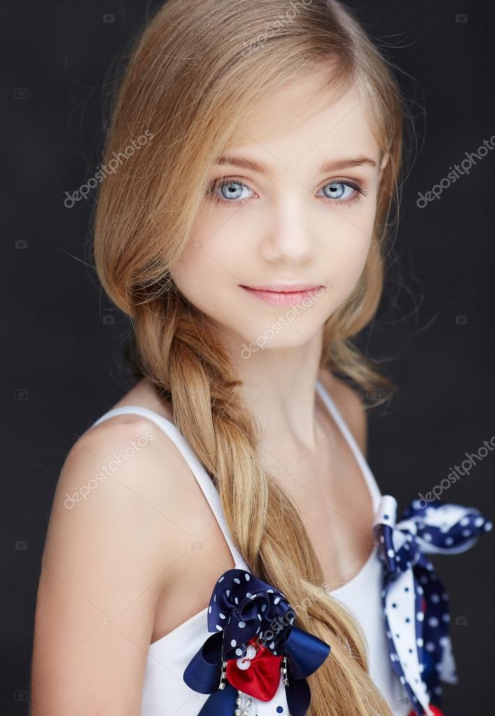 Aux Yeux Bleus Filles Blondes