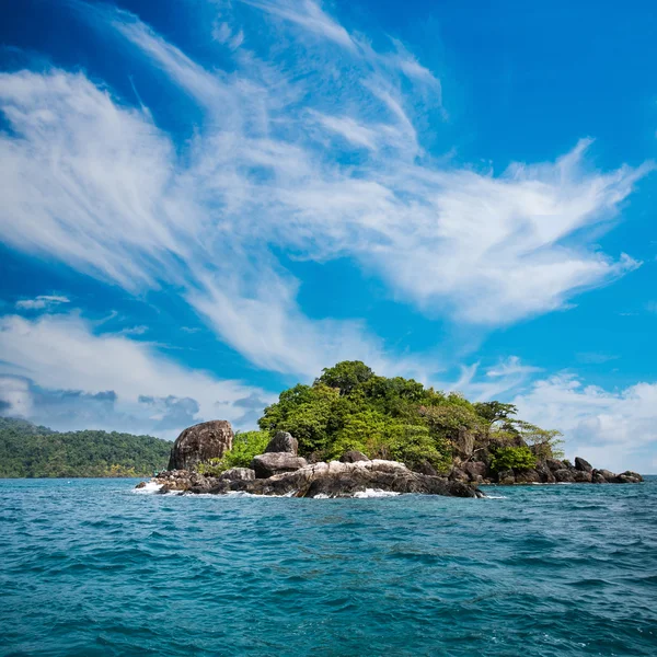 Small island Stock Photos, Royalty Free Small island Images | Depositphotos