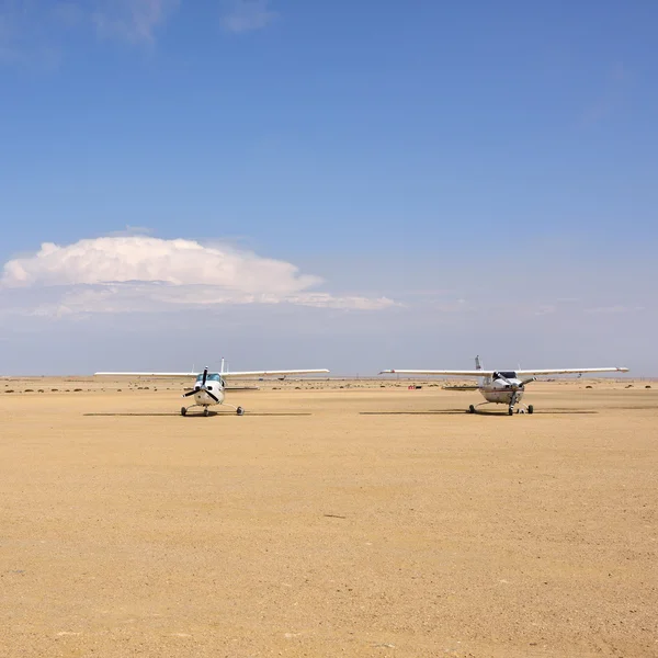 Cessna airplanes in Namibia – Stock Editorial Photo © znm666 #100452336