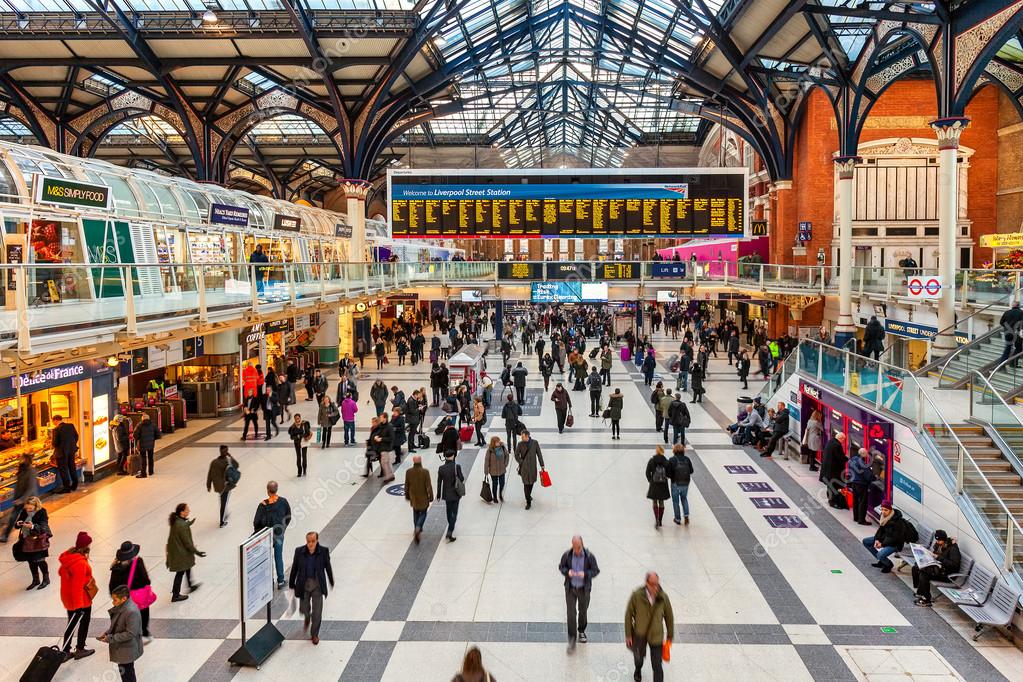 Liverpool station interior view. – Stock Editorial Photo © rglinsky ...