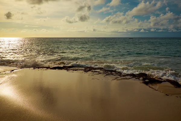 Breaking waves Stock Photos, Royalty Free Breaking waves Images ...