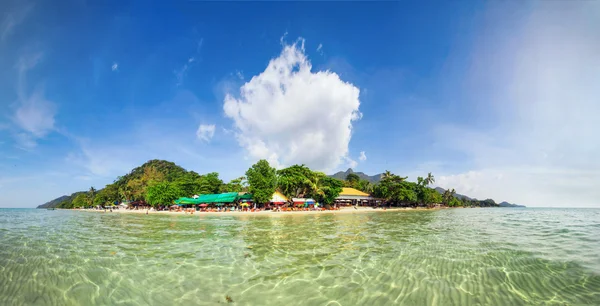 Small island Stock Photos, Royalty Free Small island Images | Depositphotos