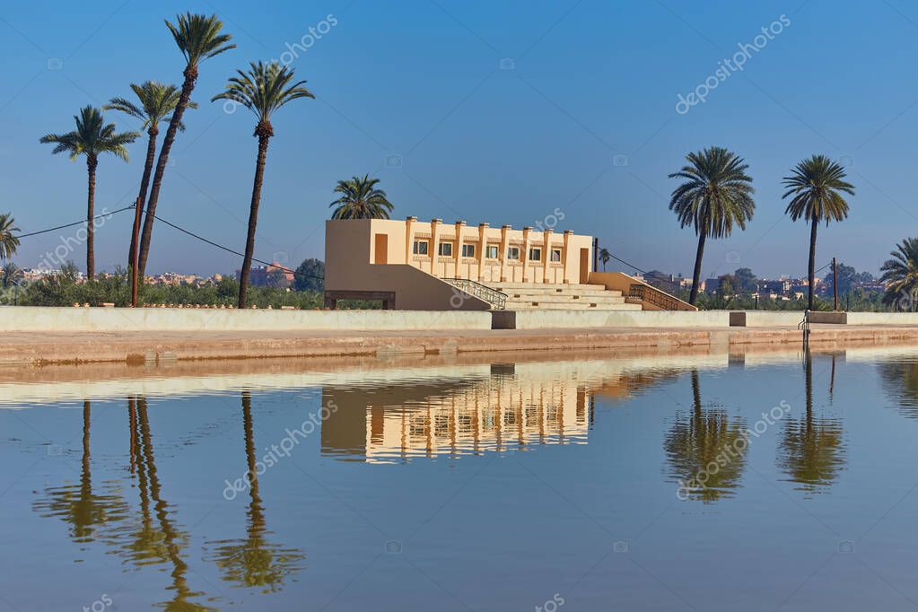 Pabellón en el Jardín Menara, Marrakech, Marruecos. 2022