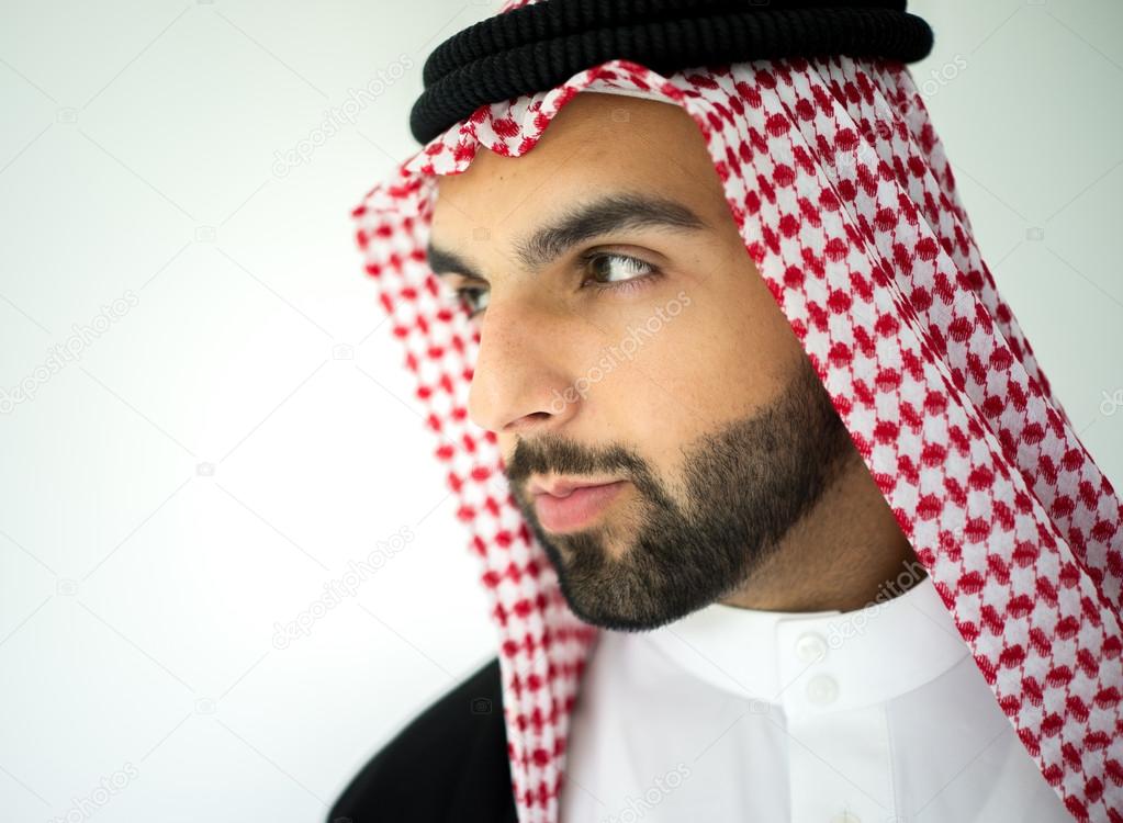 Jeque árabe joven posando — Fotos de Stock © zurijeta #99504426