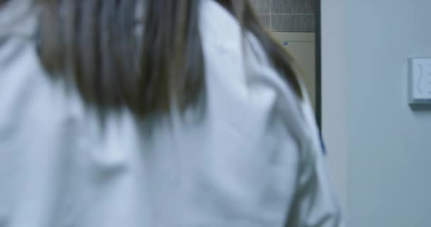 2,905 Protecția ușilor metalice Stock Videos, 4K & HD Footage ...