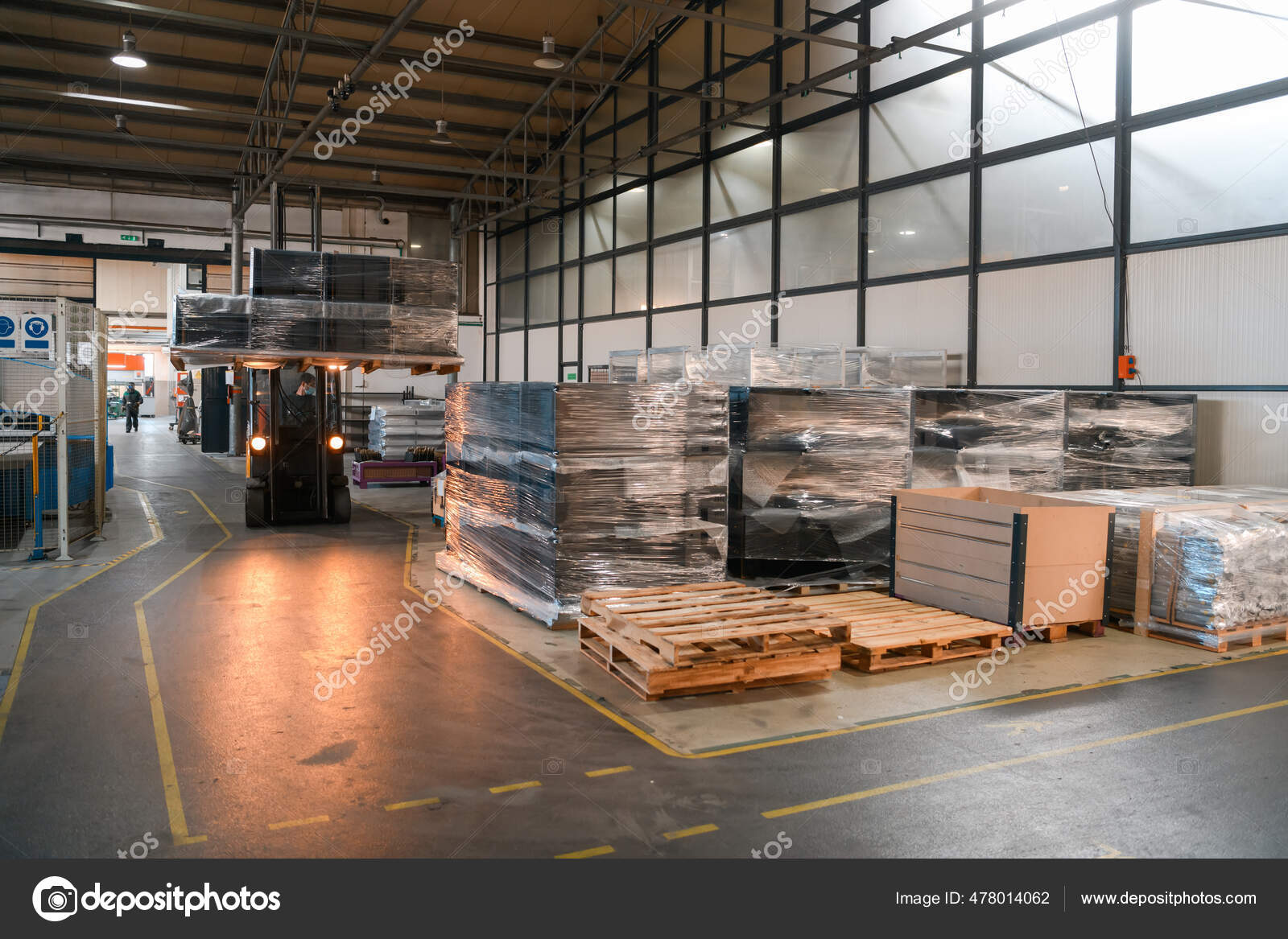 Forklift Loader Storage Warehouse Shipyard Distribution Products ...