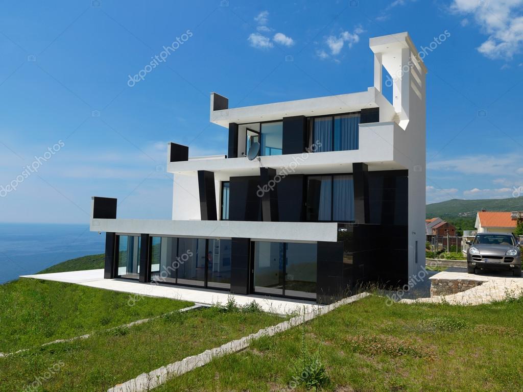 External view of a contemporary house Stock Photo by ©.shock 69669437