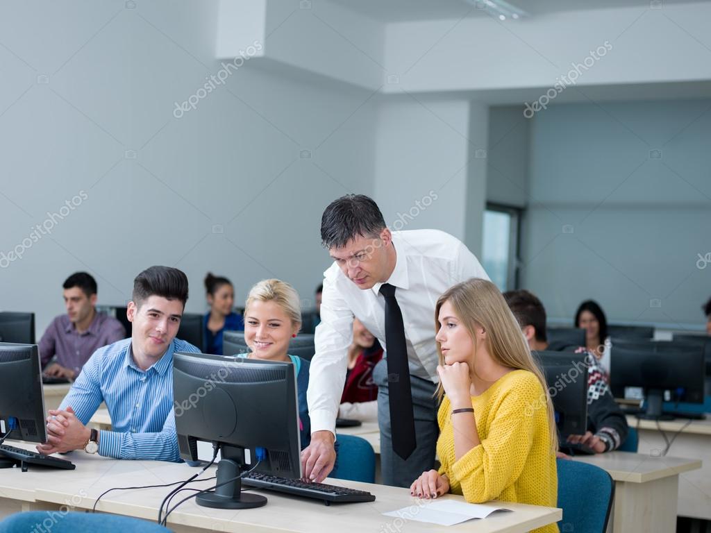 Students with teacher in computer lab classroom — Stock Photo © .shock ...