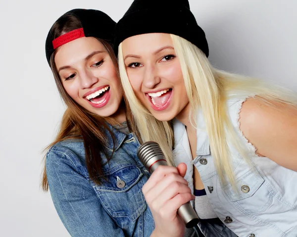 Sing girls Stock Photos, Royalty Free Sing girls Images | Depositphotos