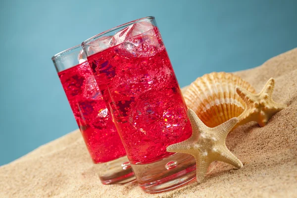 Cold drinks on the beach Stock Photo by ©digieye 85084998