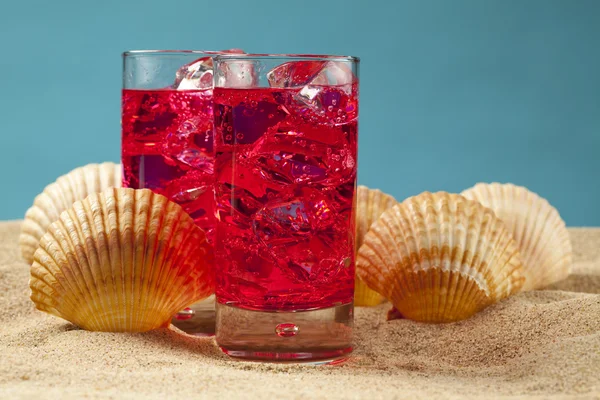 Cold drinks on the beach Stock Photo by ©digieye 85084998